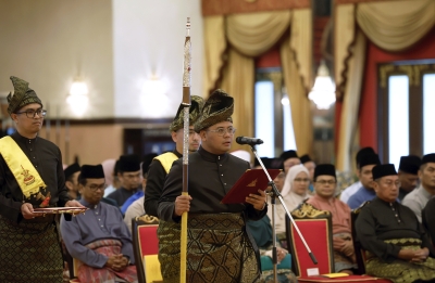 Amirudin Shari sworn in as Selangor MB for second term | Malay Mail