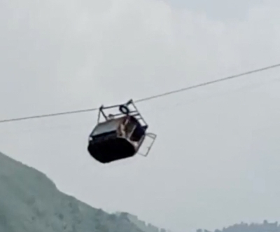 Children trapped in Pakistan cable car after line snaps over ravine ...