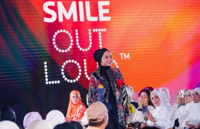 This oral care brand is asking people to smile to show their beauty ...