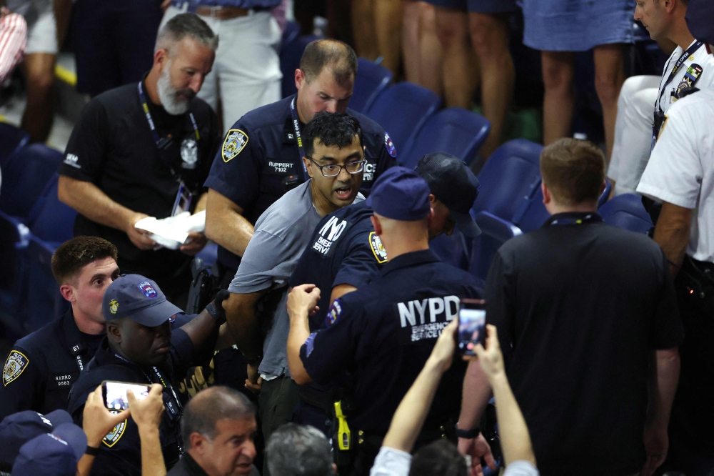 US Open chaos as climate protesters halt semi-final | Malay Mail