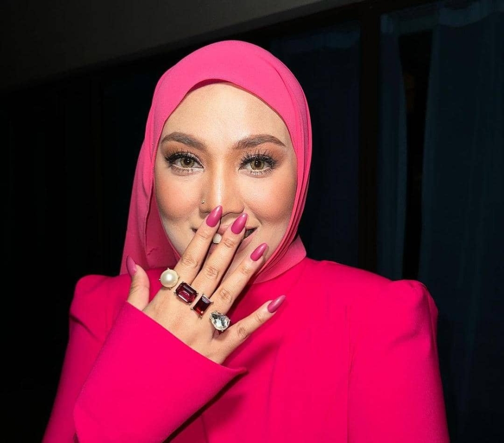 Singer Shila Amzah to stay away from ‘toxic’ social media for the time ...