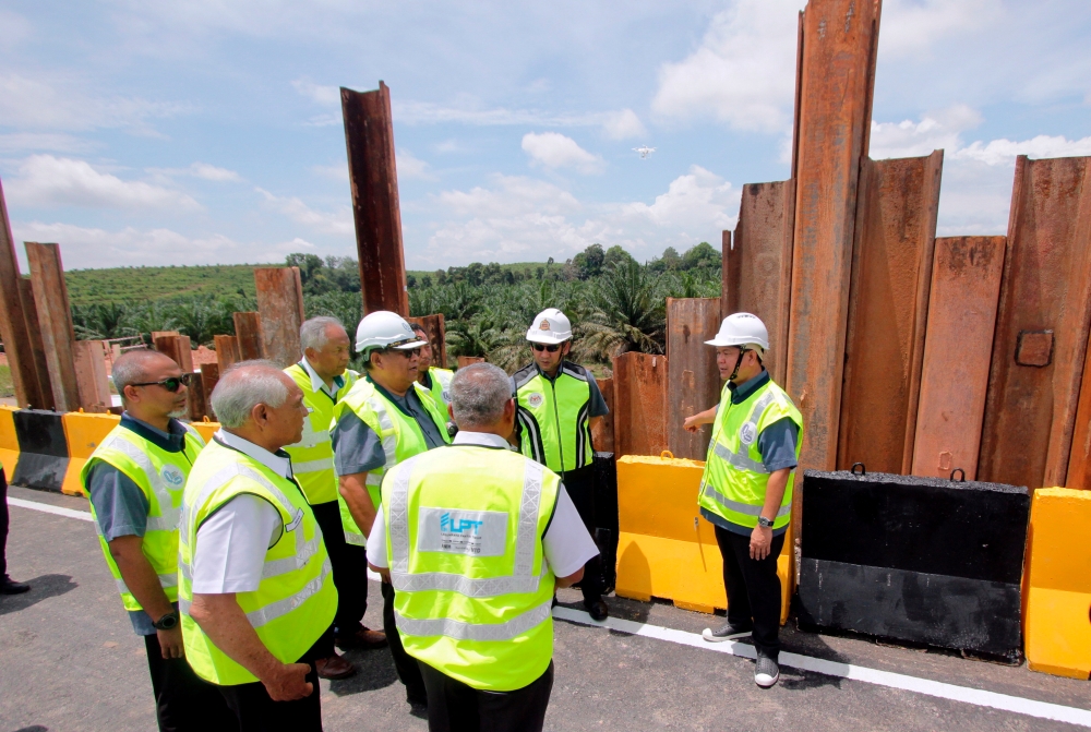 Works minister: 1,577 high-risk slopes identified nationwide | Malay Mail