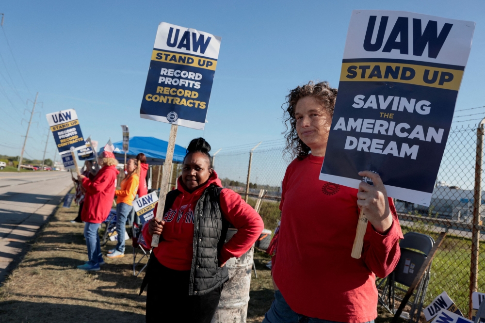 Detroit Three under pressure to progress UAW talks, avoid wider auto ...