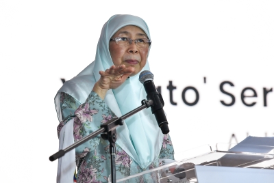 Dr Wan Azizah: Girl Guides Association hopes to empower girls for ...