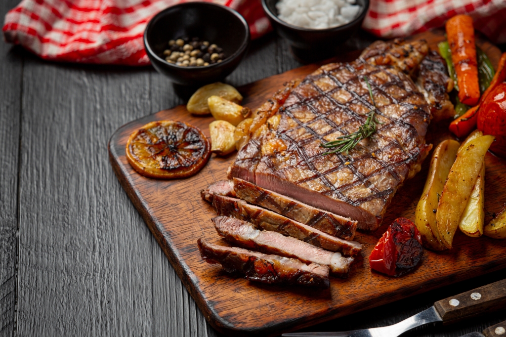 Drought and shrinking herds push US beef prices through the roof ...