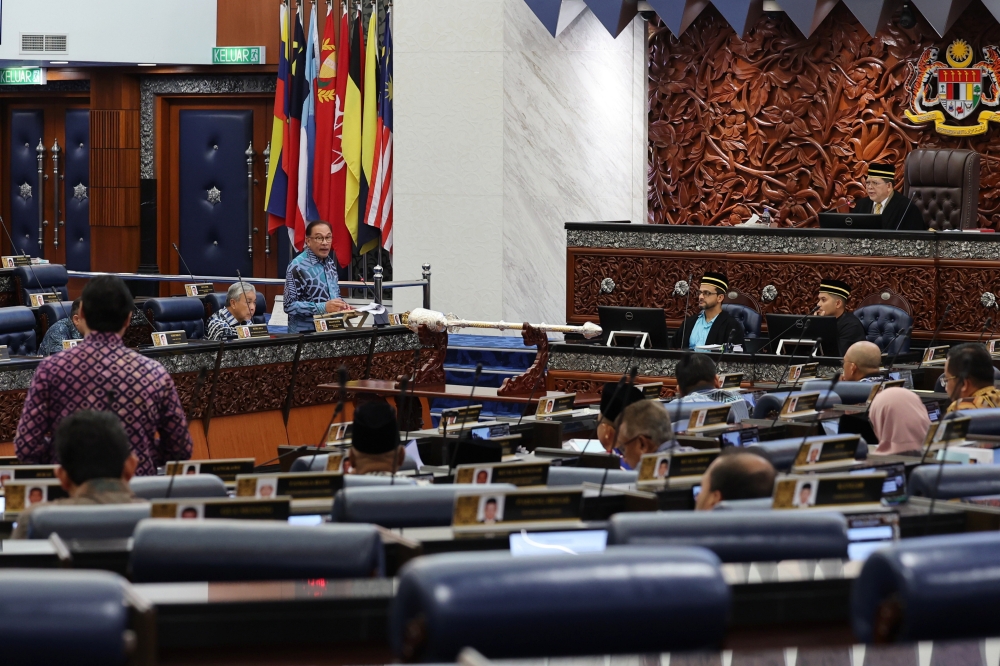 Public funds leakage: Stern action against officers, ministers for ...