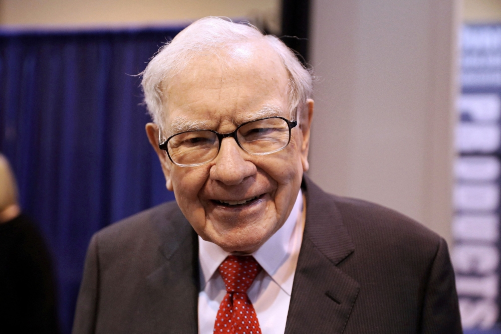Warren Buffett, 93, donates more Berkshire stock, assures 'I feel good ...