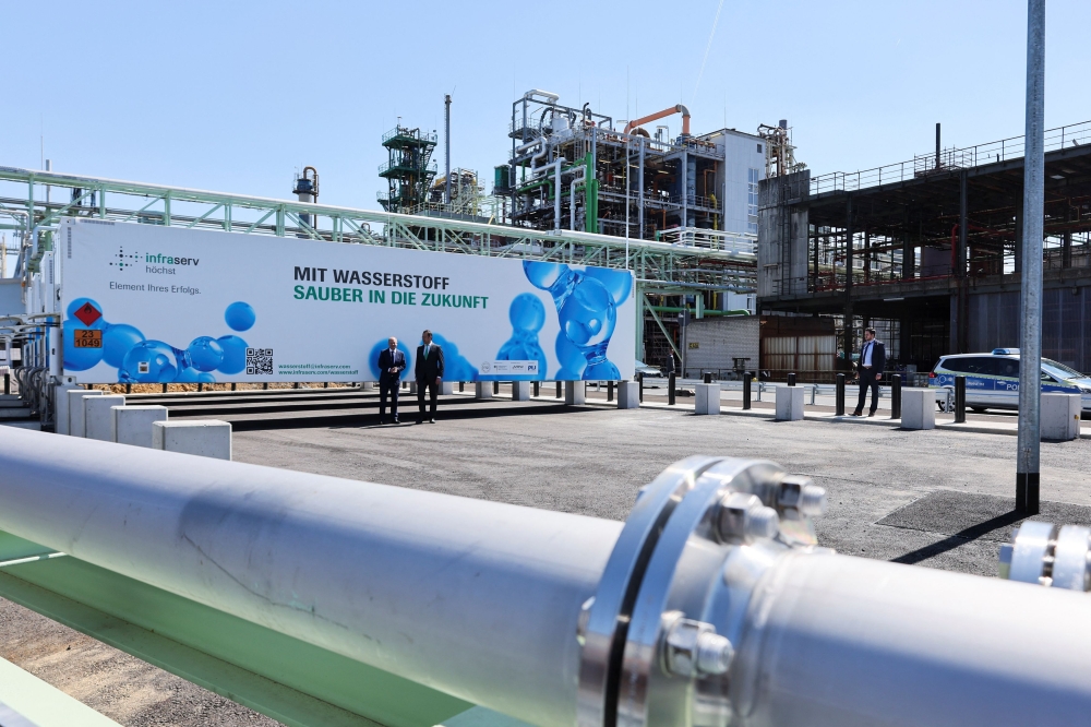German gas storage operators warn of overblown plans for hydrogen grids ...