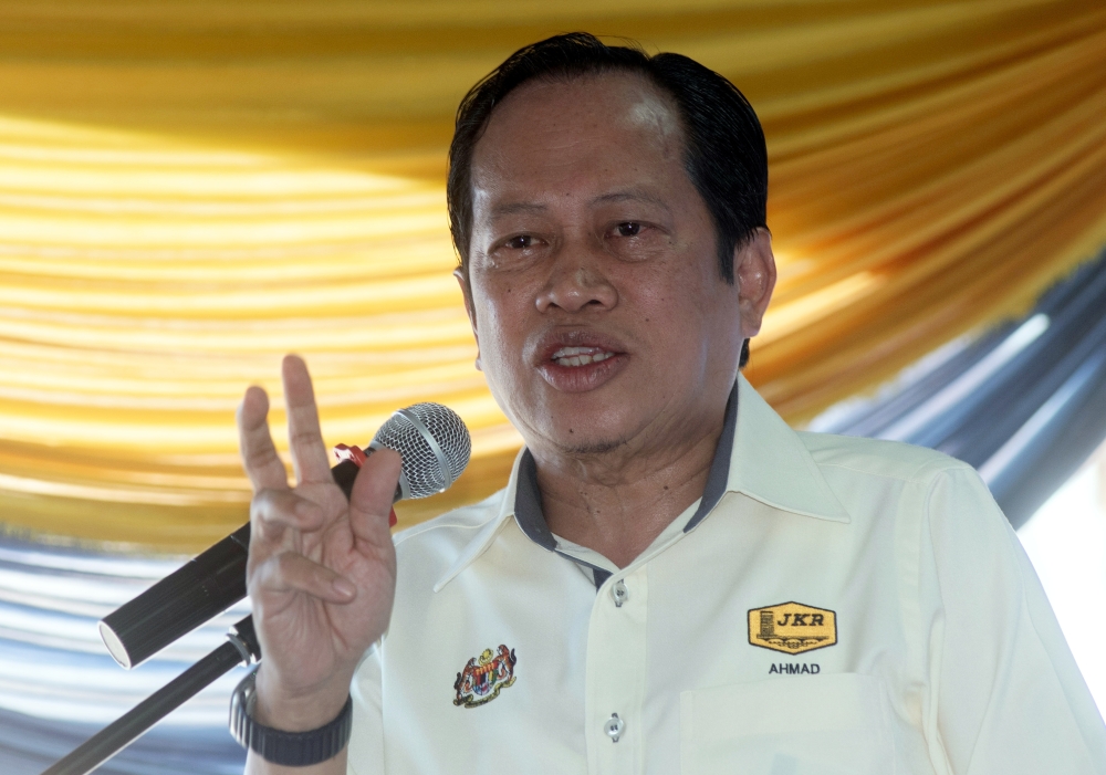 Ahmad Maslan: Local contractors should be prioritised in govt contracts | Malay Mail