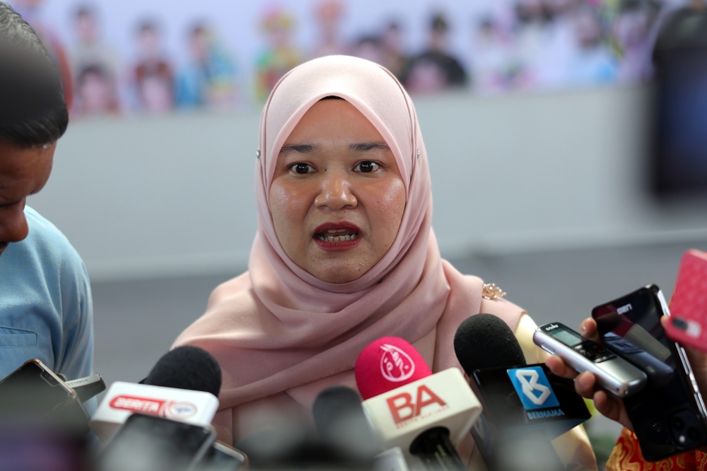 Fadhlina calls on parents and schools to collaborate in combating ...