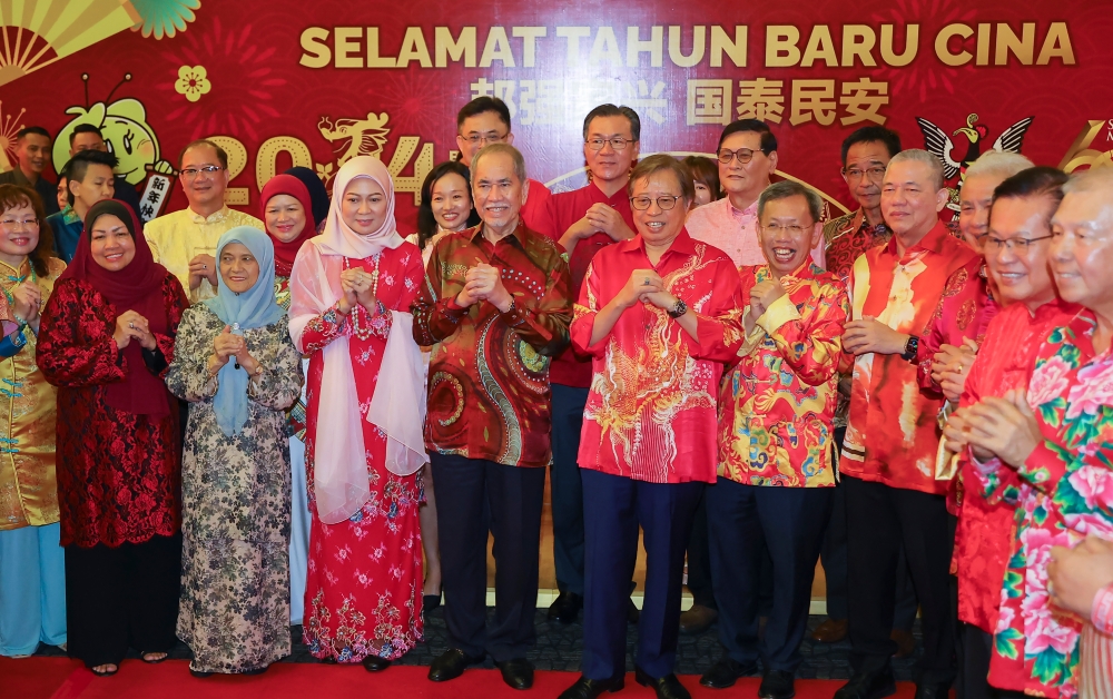 Thousands turn up at first ever Sarawak state govt Chinese New Year open house | Malay Mail