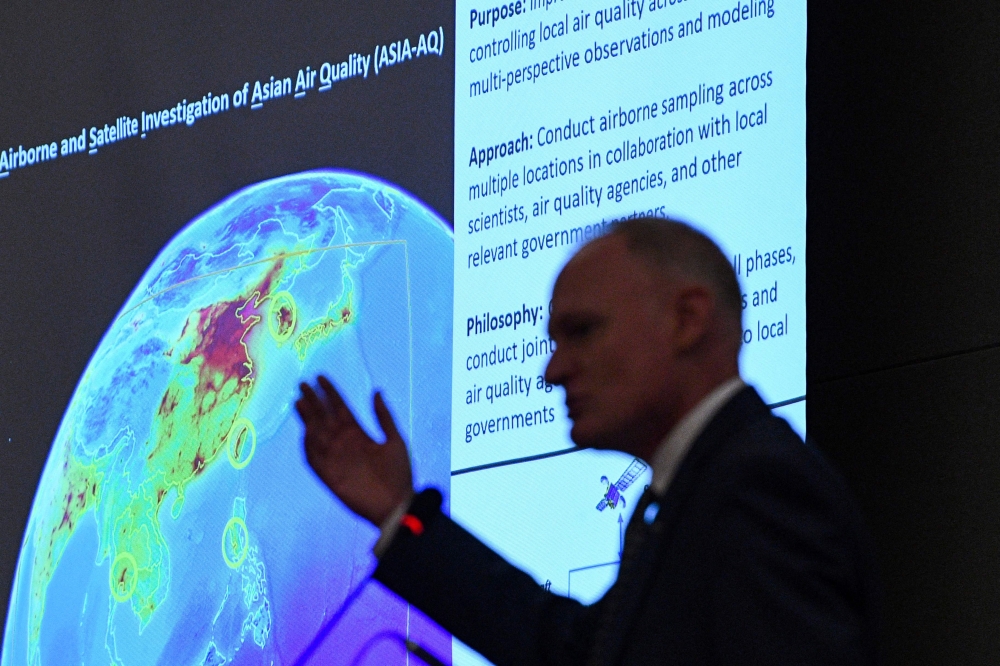 World’s biggest flying lab comes to Asia on air pollution mission ...