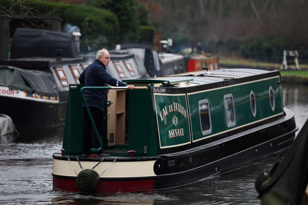 Quiet revolution? UK sees new breed of ‘green’ narrowboats | Malay Mail