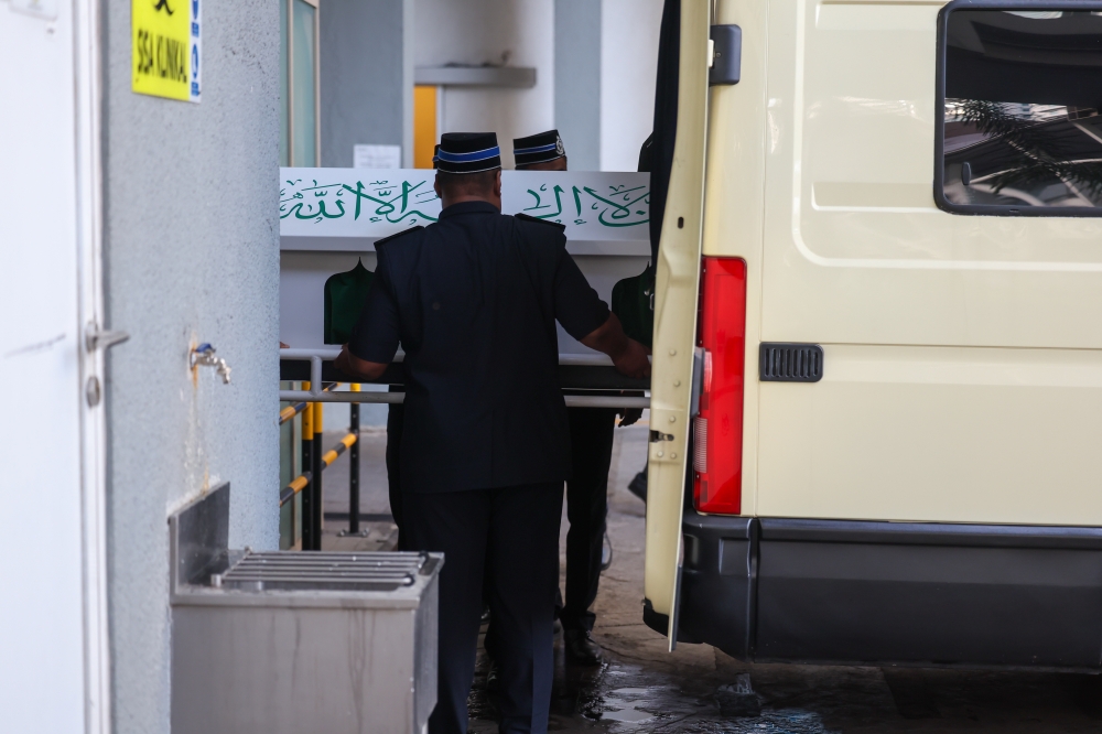 Taib Mahmud's remains brought to National Mosque in KL | Malay Mail