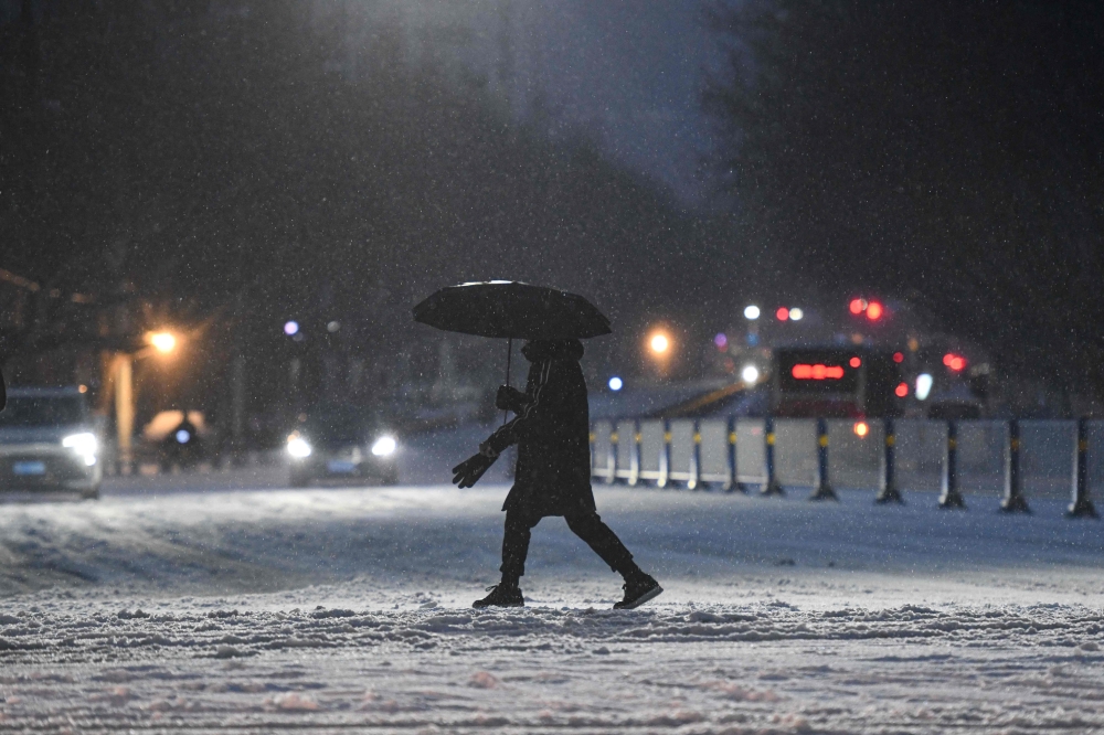 China issues highest weather alert as temperatures plunge | Malay Mail