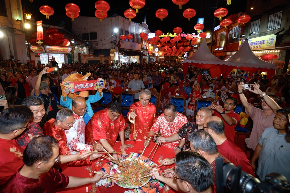 Hawker-friendly concept enlivens CNY celebration in Melaka | Malay Mail