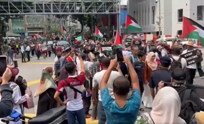 Pro-Palestine mega rally held peacefully, says KL police chief (VIDEO ...