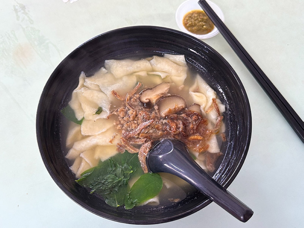 Check out this 'pan mee' stall in the popular PJ Sea Park's Sun Fatt ...