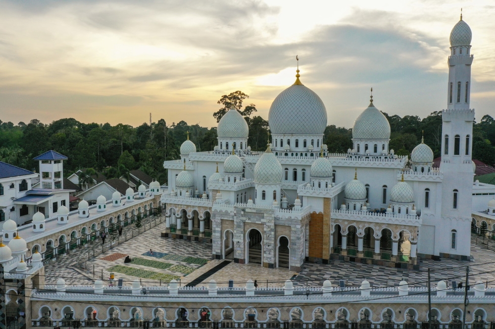 Arches of Kota Baru’s Imanul Fa’izin Mosque underwent detailed ...