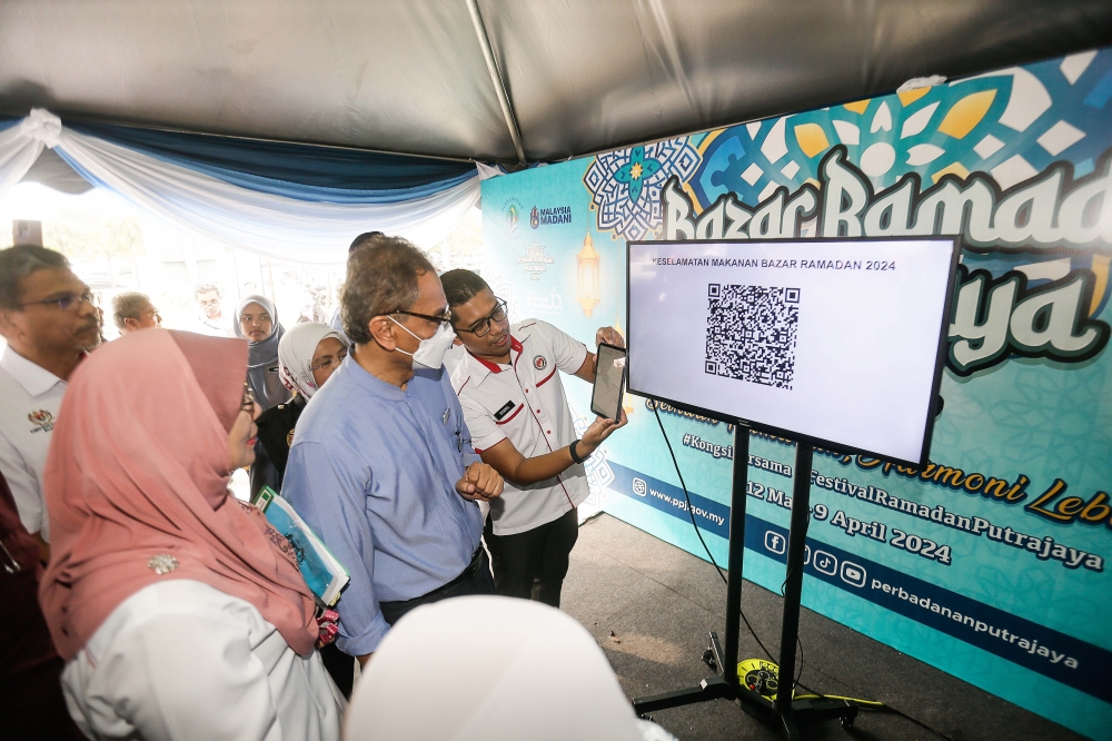Health Ministry maintaining QR code reporting at Ramadan bazaars, says ...