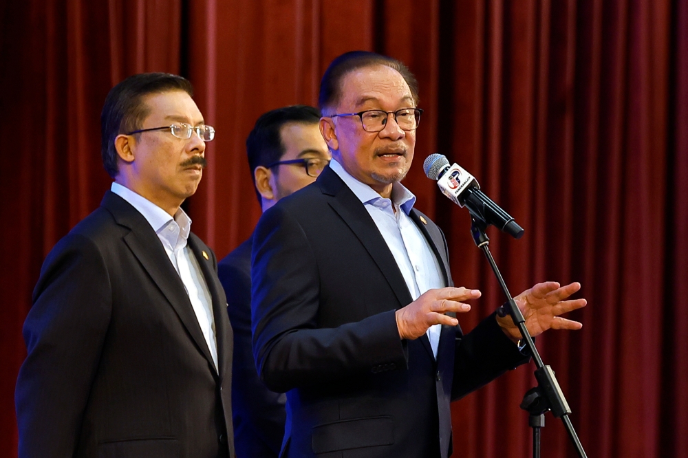 PM Anwar credits public service teamwork for remarkable success of ...