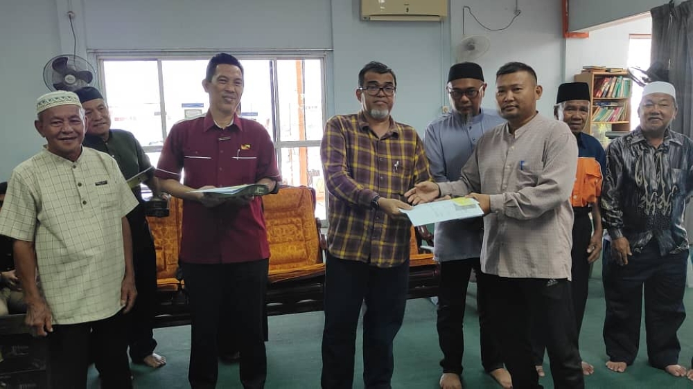 Deputy transport minister: AirAsia offers 22,000 fixed-fare seats to ...