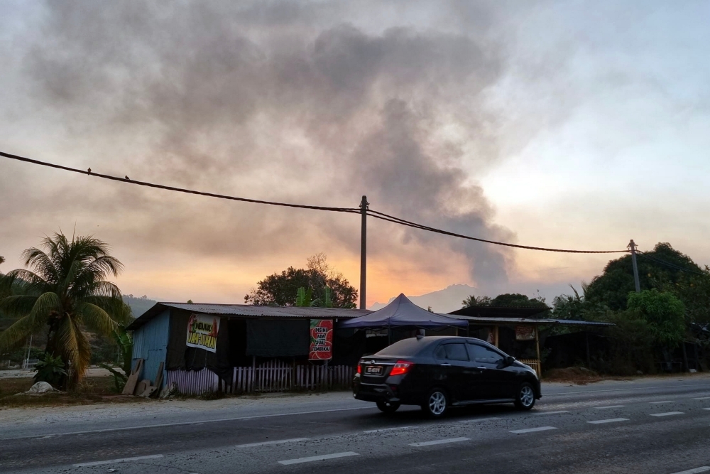 Sabah Fire Dept: 77.5pc of fire at Kayu Madang landfill extinguished ...