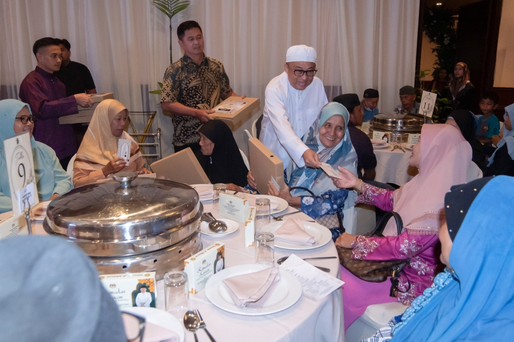 Asian Supply Base Sdn Bhd donates RM50,000 to the underprivileged ...