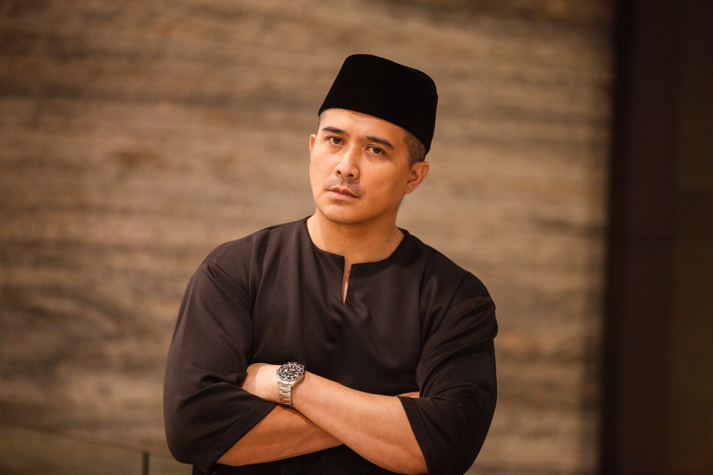 Actor Aaron Aziz files report against social media accounts using his ...
