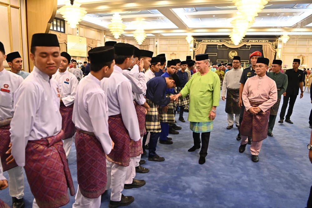 King presents letters of appointment to 23 members of FT Islamic ...
