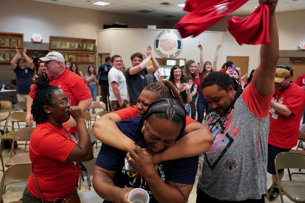 UAW clinches watershed union victory at Volkswagen Tennessee factory ...
