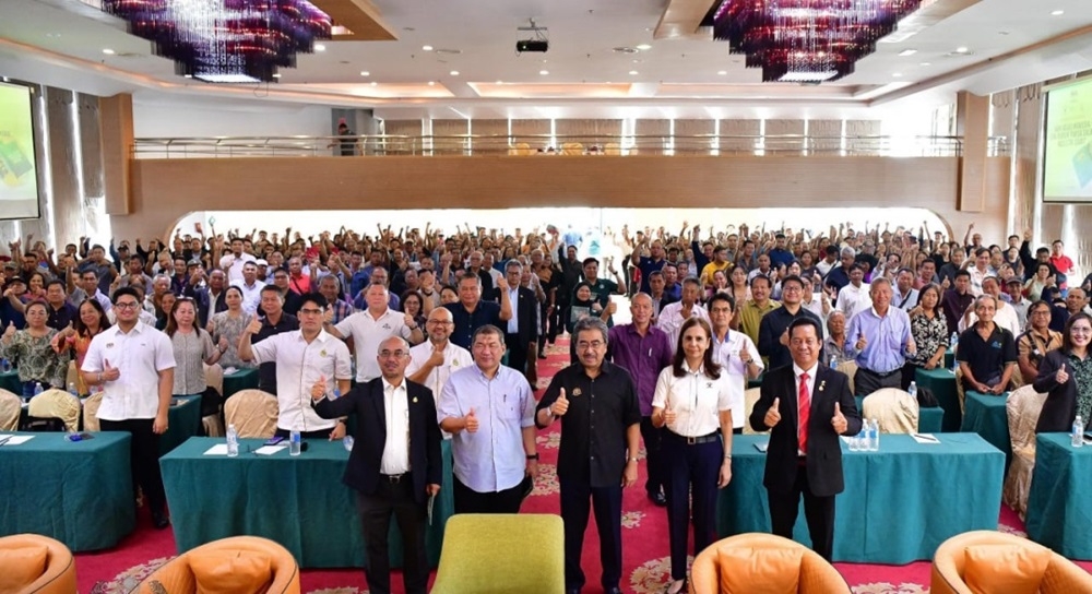 Plantation minister: MSPO, RSPO will benefit Sarawak small-scale oil ...