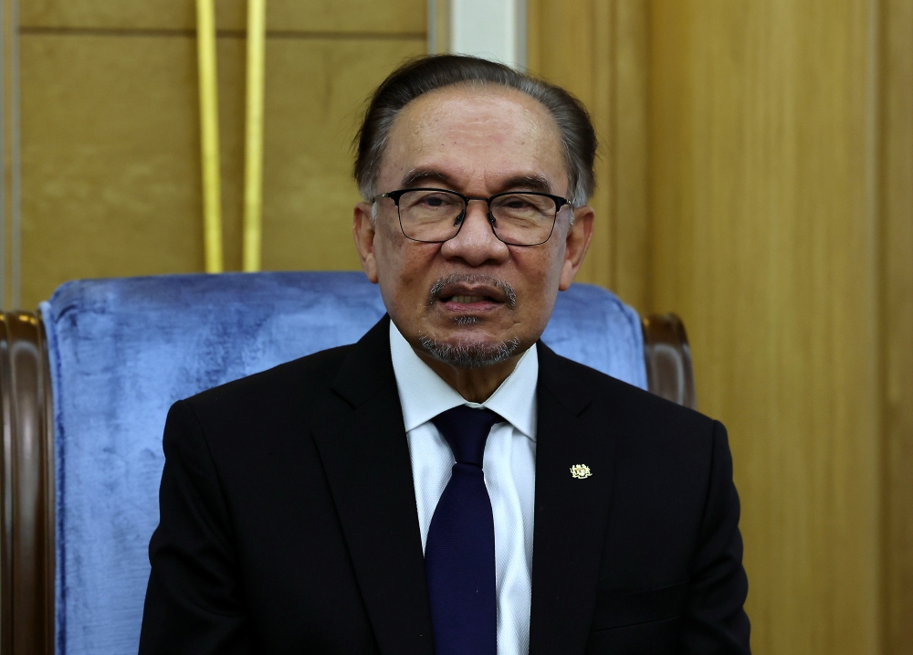 PM Anwar: Malaysia ready to join Qatar to treat Palestinians injured in ...