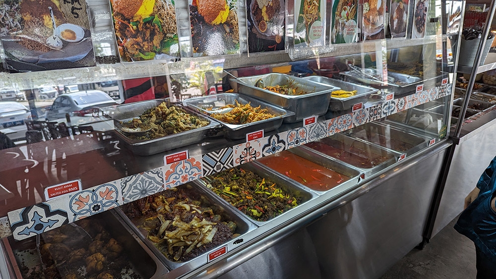 Indulge in all things Kelantan at Puchong’s Kak Ar Kelate, especially ...