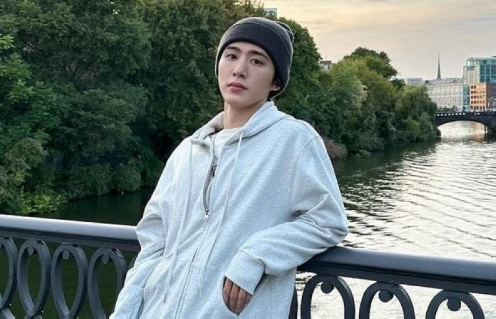 S.Korean singer B.I surprises fans with greeting video before June 30 ...