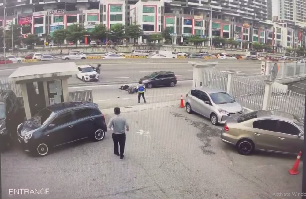 Kajang police: Failure to engage handbrake led to car rolling back ...