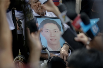 Who was Teoh Beng Hock and why is the probe into his death being ...