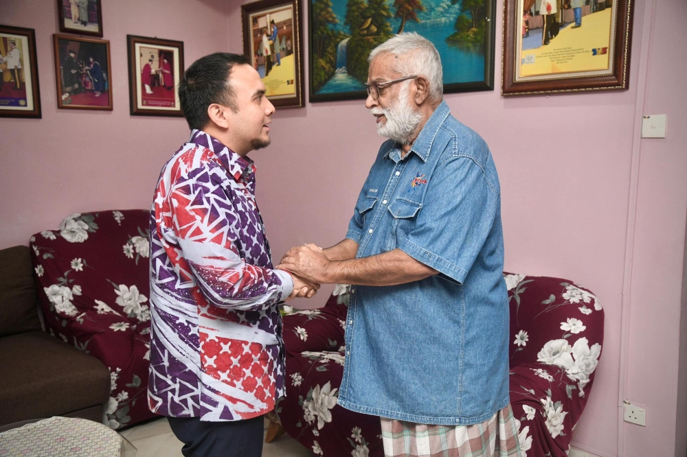 Anwar extends donation to environmental journalism legend Karam Singh ...