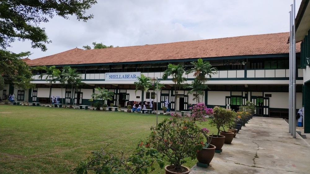 As MGS Melaka turns 120, ex-students and teachers stroll down the ...