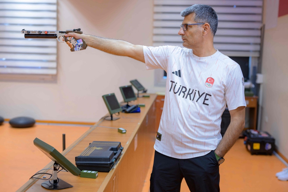 Can’t copy the cool: Turkish Olympic sharpshooter Dikec to trademark ...