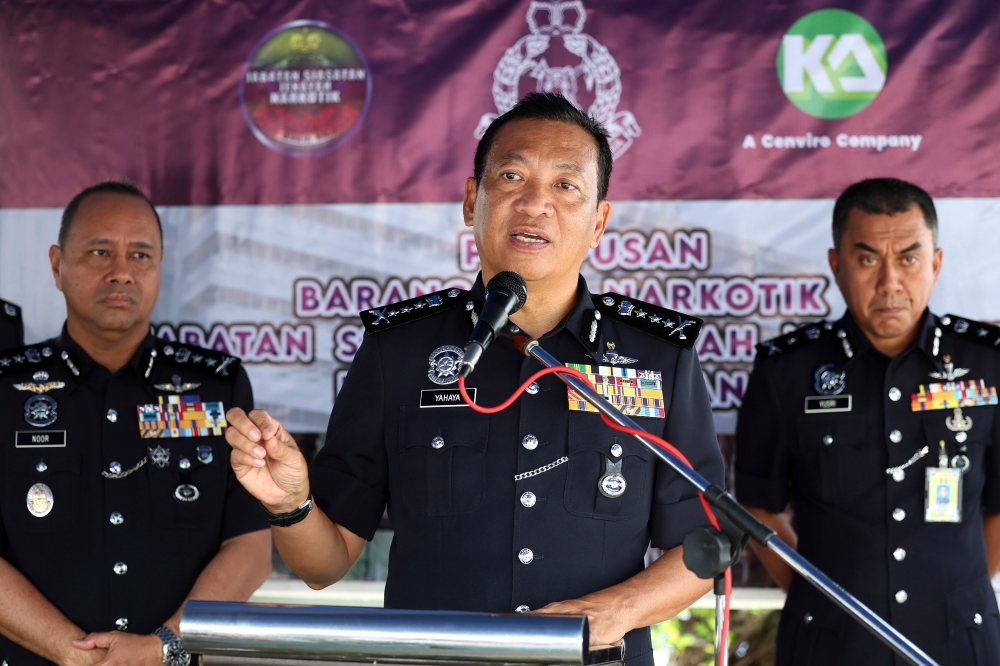 Retired teacher in Pahang falls for ‘TNB phone scam’, loses over RM300 ...