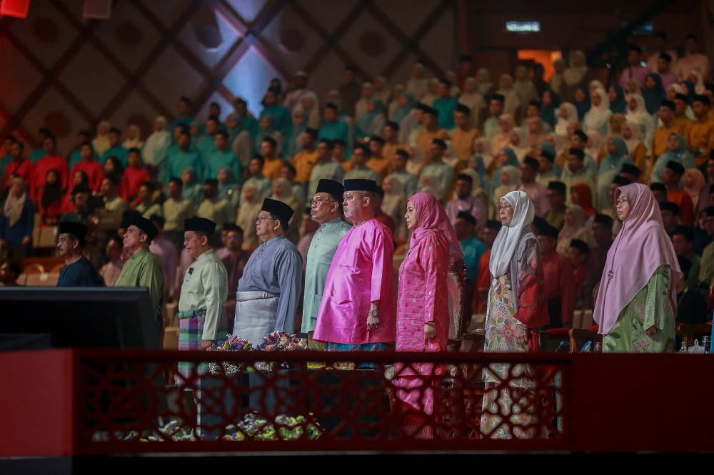 On Maulidur Rasul, PM Anwar calls on Muslims to continue making Prophet ...