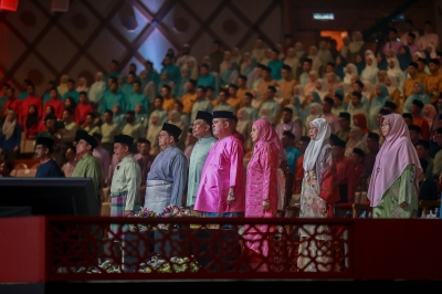 On Maulidur Rasul, PM Anwar calls on Muslims to continue making Prophet ...