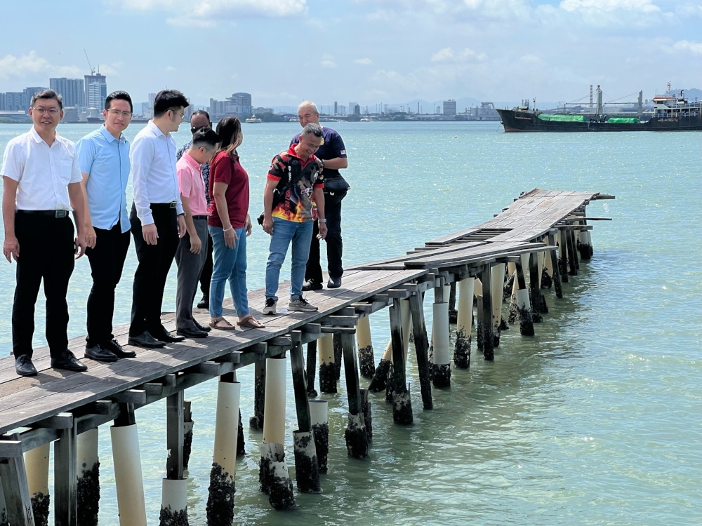 Sections of Tan and Chew jetties in Penang closed as high tides and ...