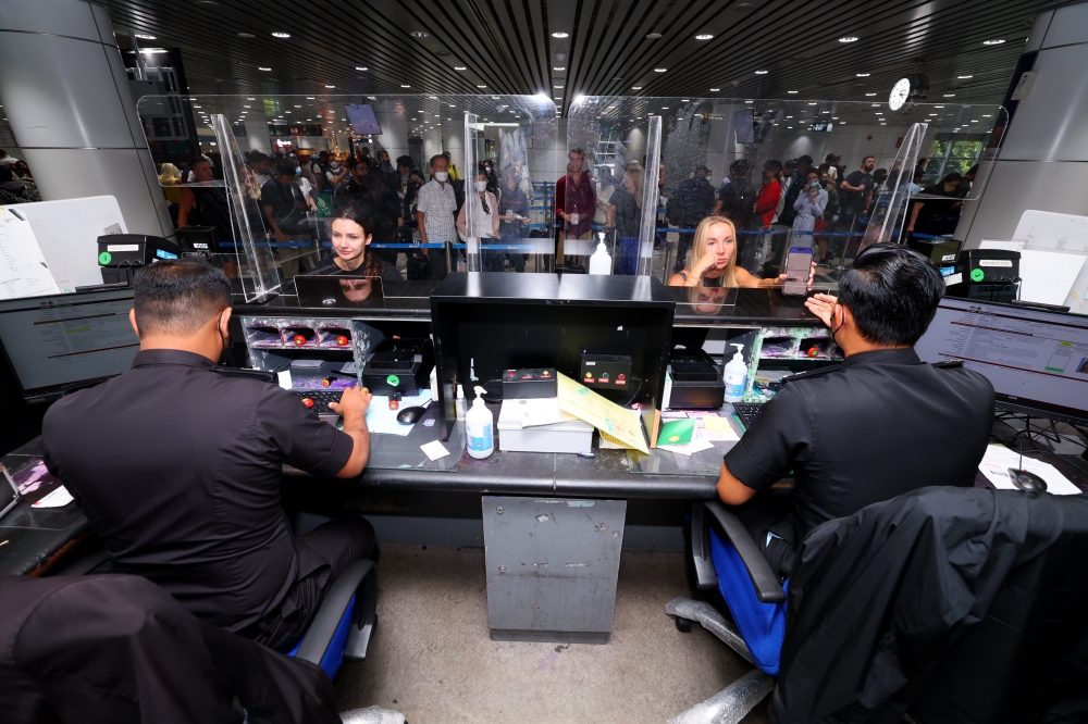Immigration Dept to implement workplace rotation to dismantle counter ...