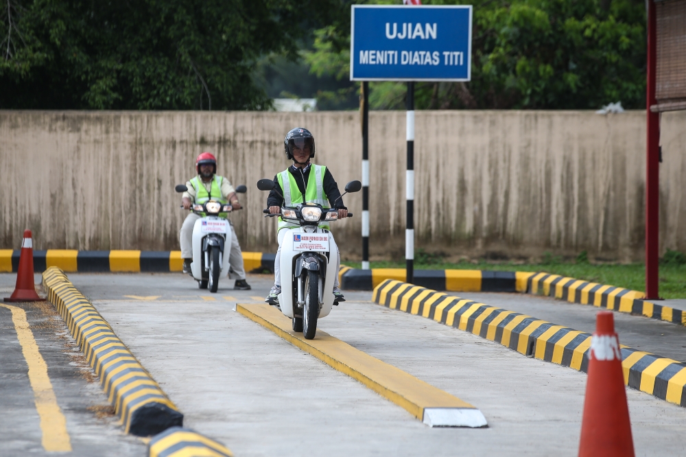 Motorcycle licence upgrades to cost RM160, says JPJ as it announces new ...