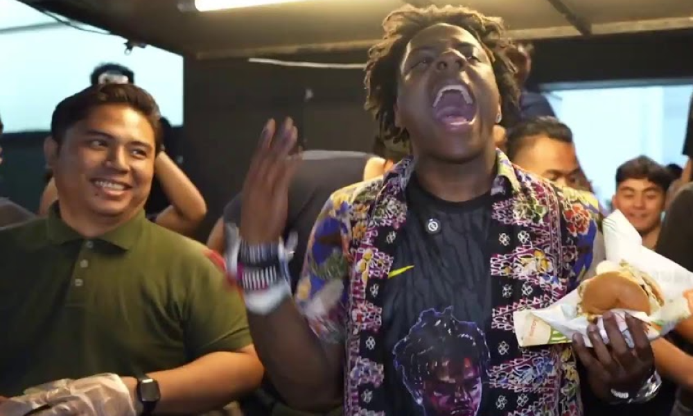 Viral Ramly burger stall visited by US live streamer IShowSpeed ...