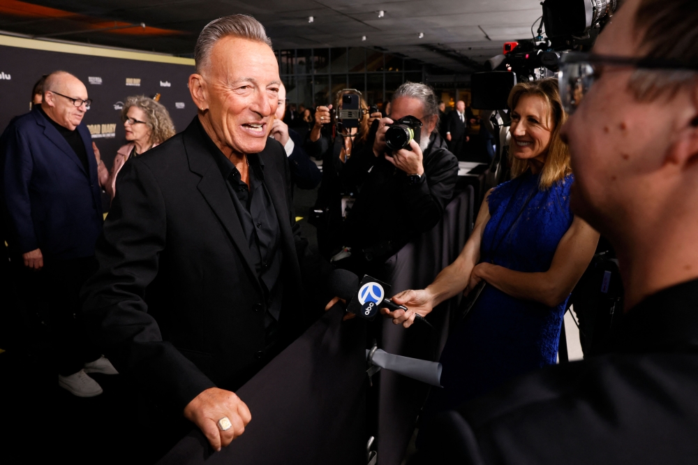 Rock legend Springsteen joins Obama for rally concerts in support of ...