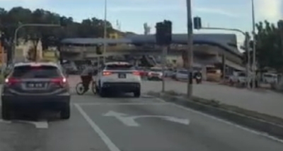 Driver in Lexus speeds off after hitting cyclist in Puchong | Malay Mail