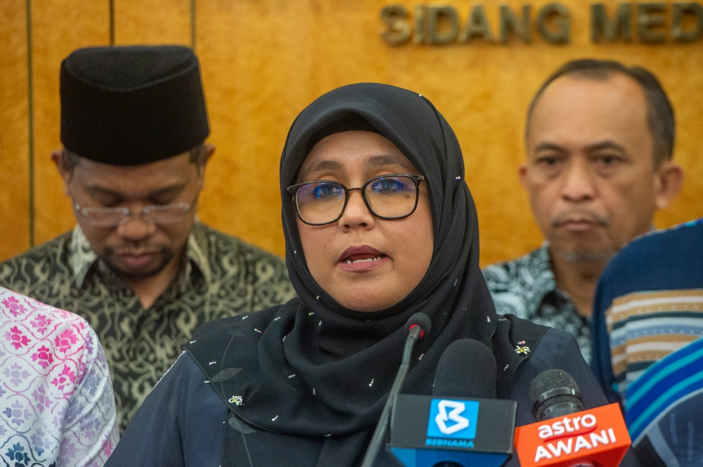 Let Parliamentary select committee instead probe PHB’s alleged RM210 ...
